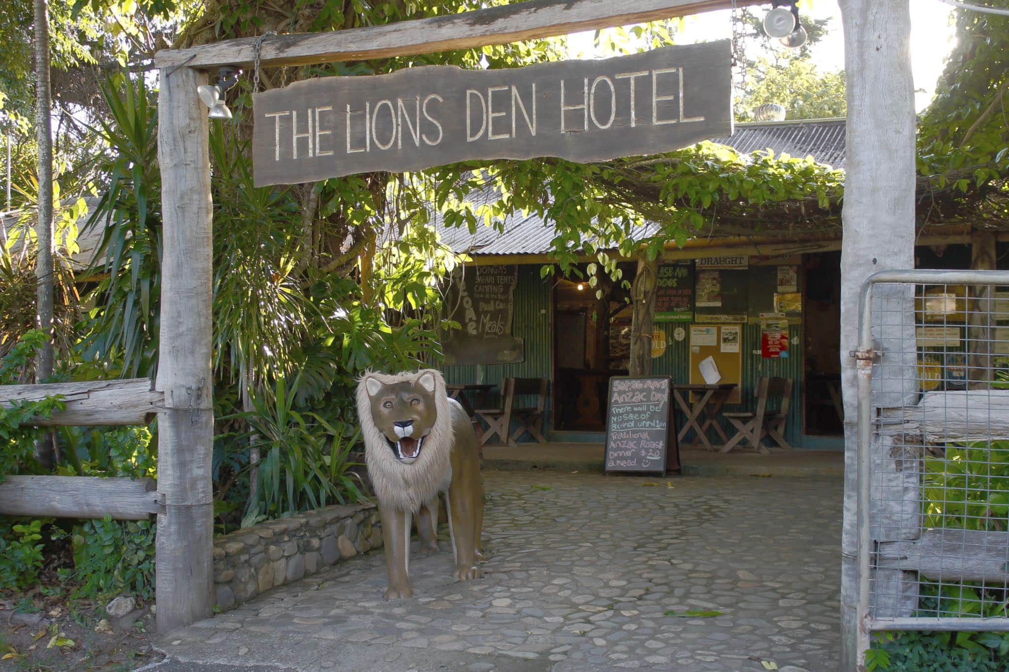 The Lion's Den Hotel, Helenvale, Far Northern Queensland (FNQ) – Country Pub Camping