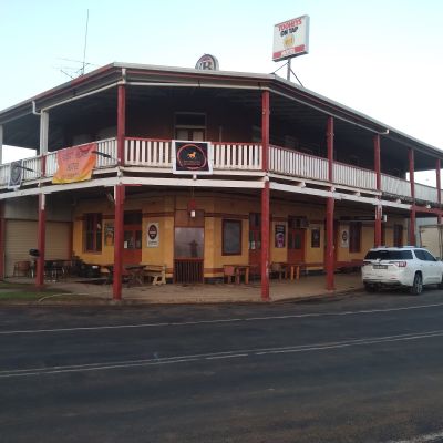 Rusty Horse Hotel, Bribbaree, NSW – Country Pub Camping