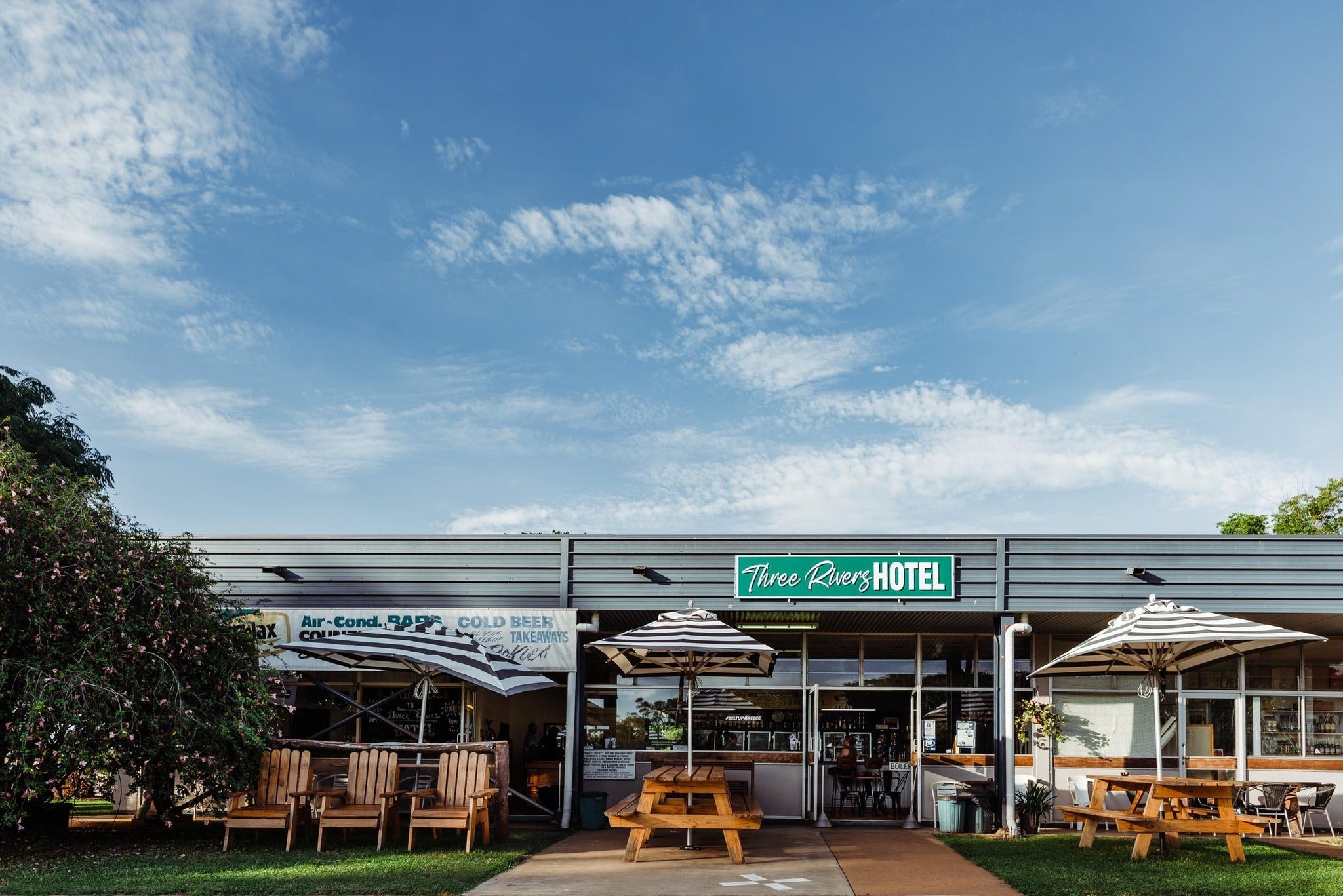 Three Rivers Hotel, Greenvale QLD – Country Pub Camping
