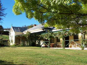 Blue Duck Inn, Anglers Rest, VIC – Country Pub Camping