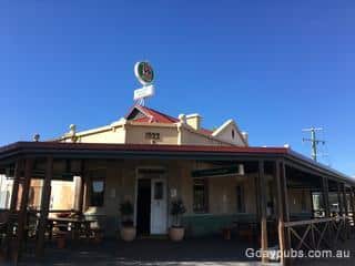 Baan Baa Railway Hotel, Baan Baa NSW – Country Pub Camping