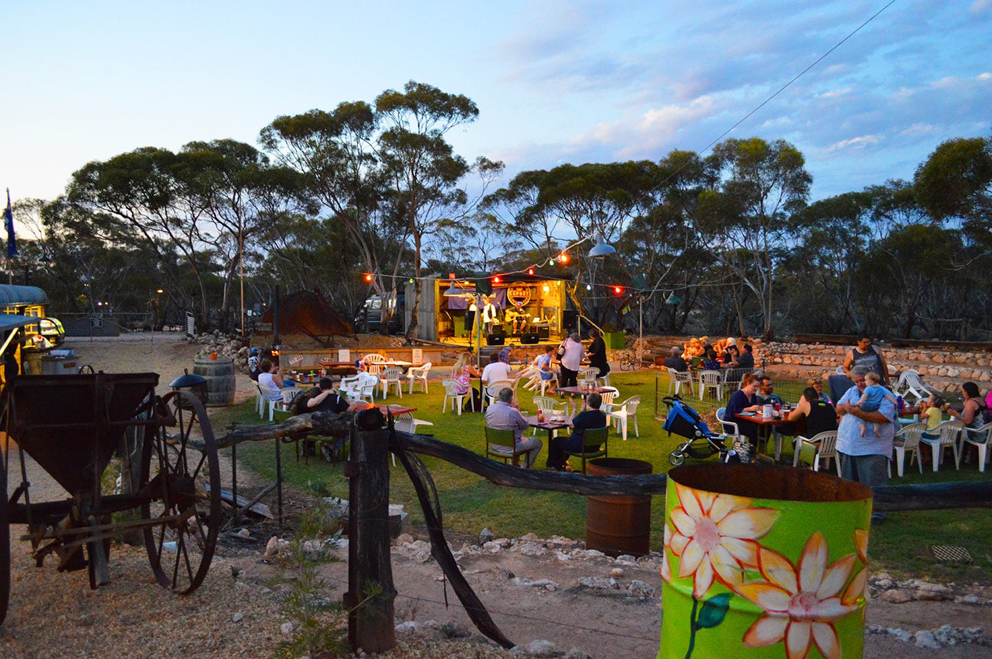 Mallee Fowl Restaurant, Monash SA – Country Pub Camping