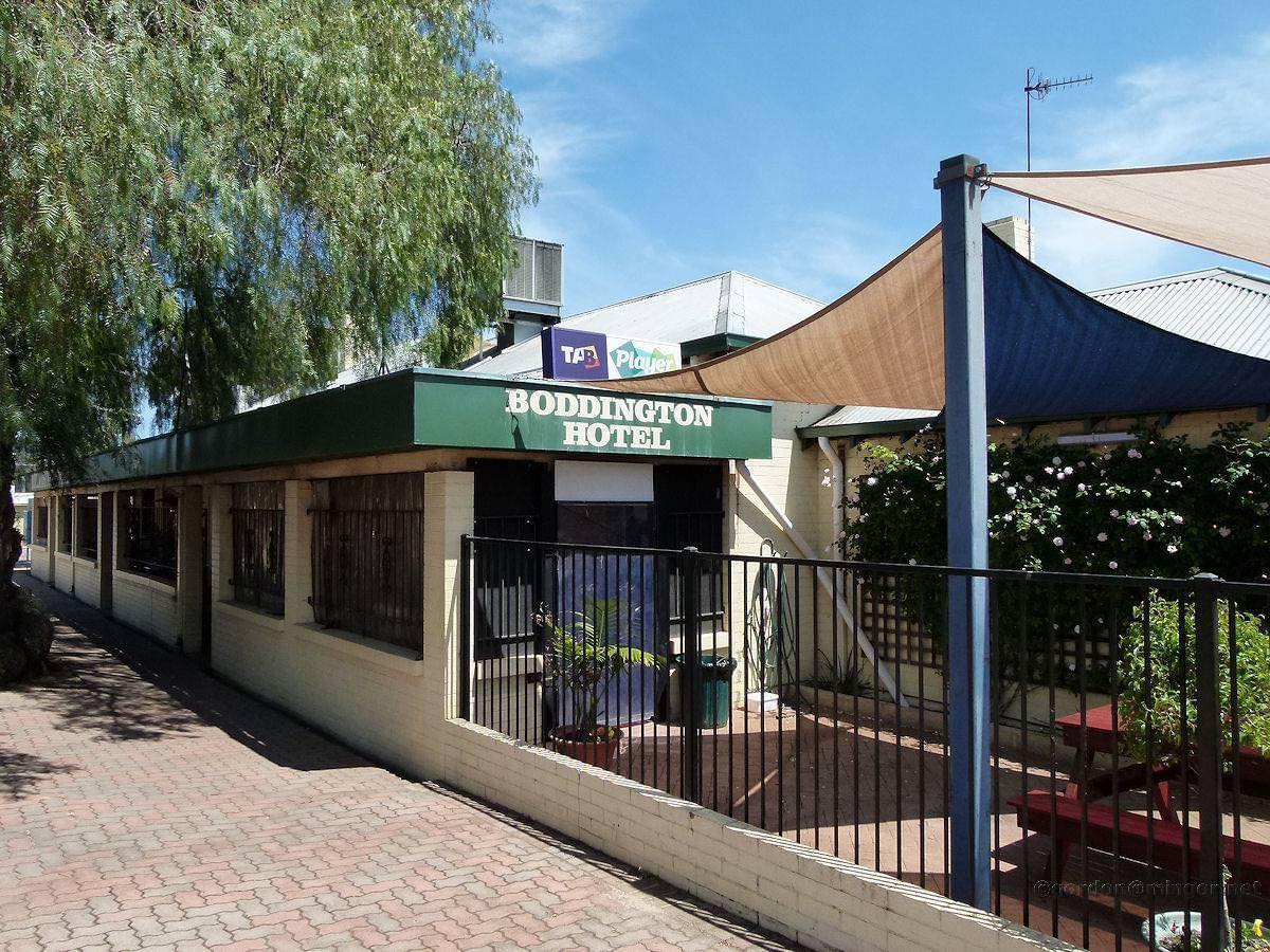 Boddington Hotel, Boddington, WA – Country Pub Camping