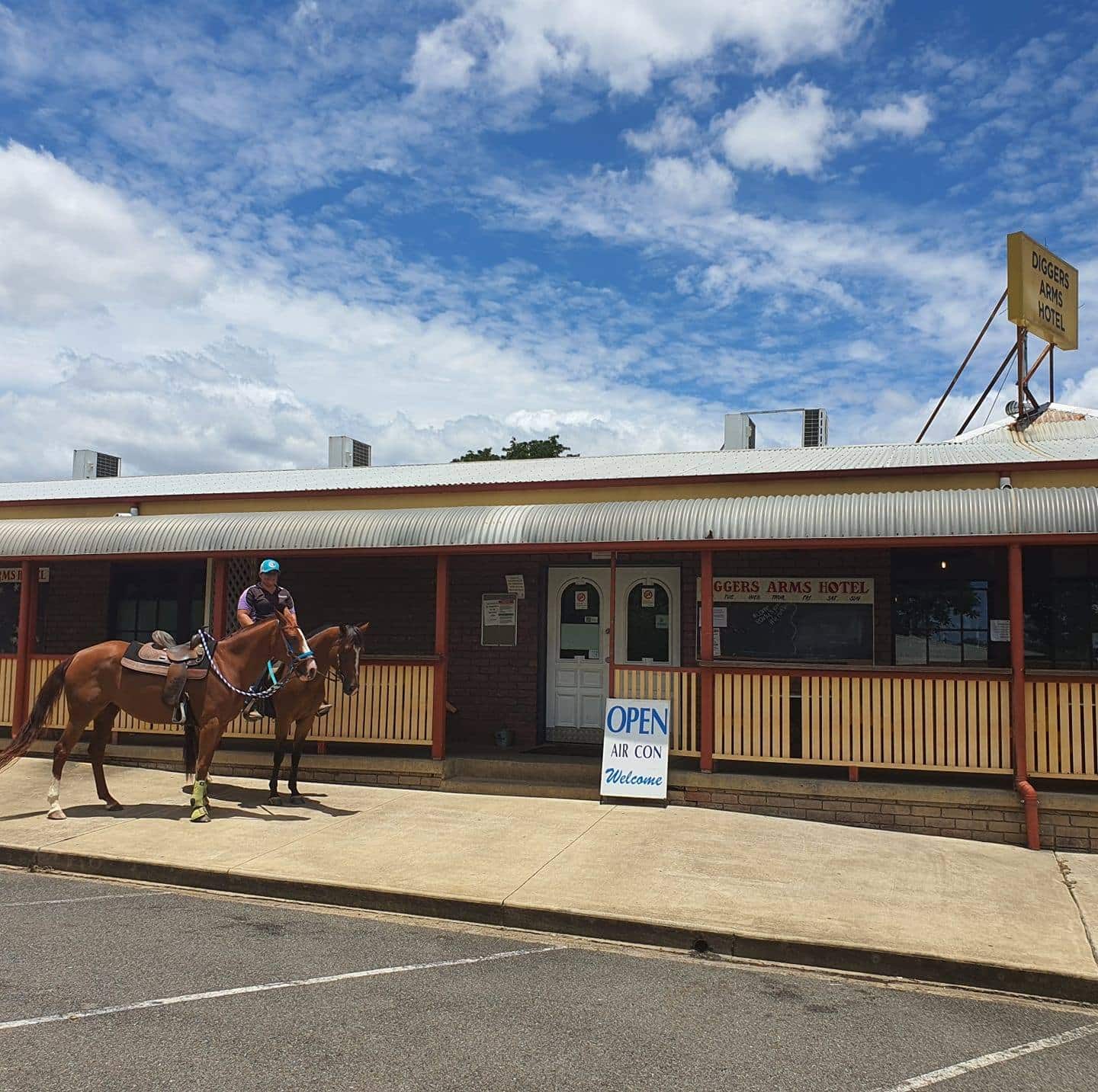 Diggers Arms, Calliope QLD – Country Pub Camping