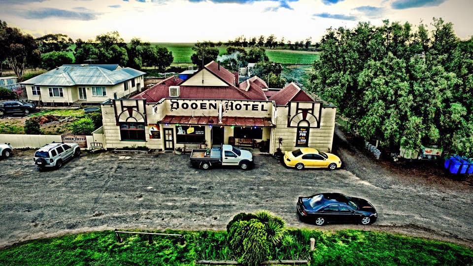 Dooen Hotel, Henty Highway, Dooen, Victoria – Country Pub Camping