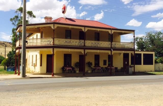 Gladstone Hotel, Dookie, VIC – Country Pub Camping
