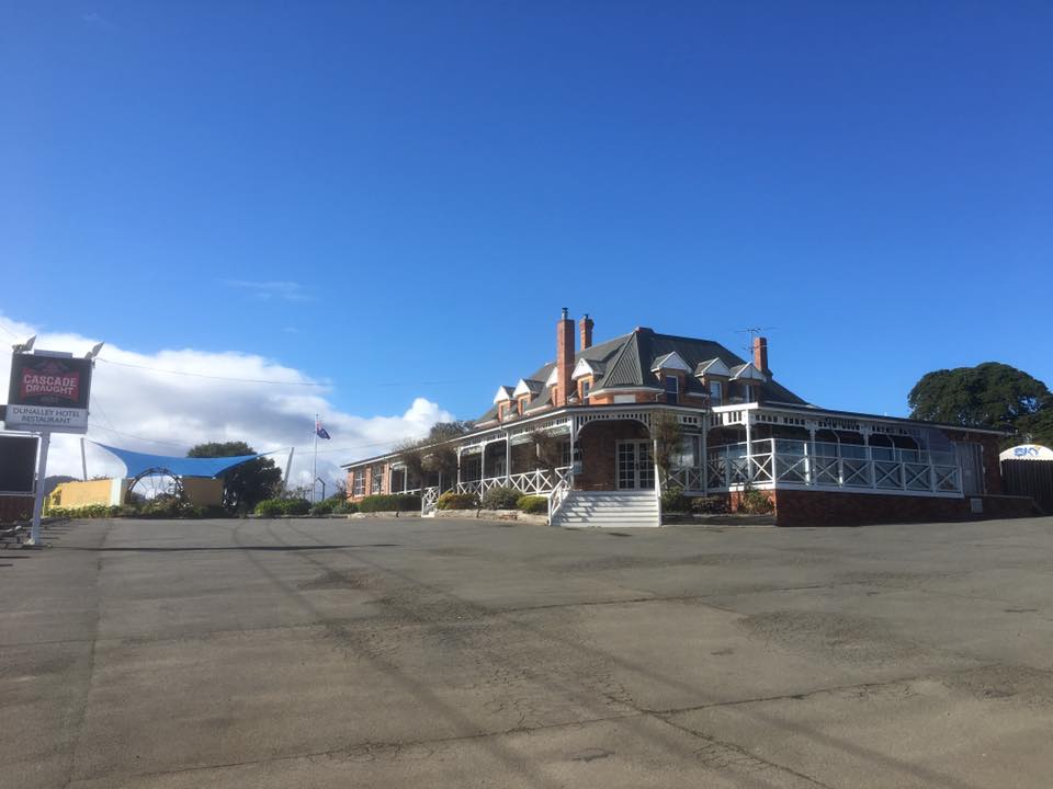Dunalley Hotel, Dunalley, TAS – Country Pub Camping