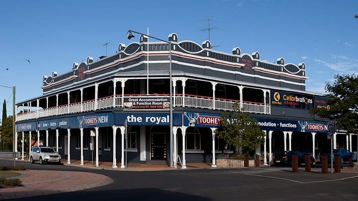 Royal Hotel, Commercial Hotel & Gatton Bowls Club, Gatton Qld – Country ...