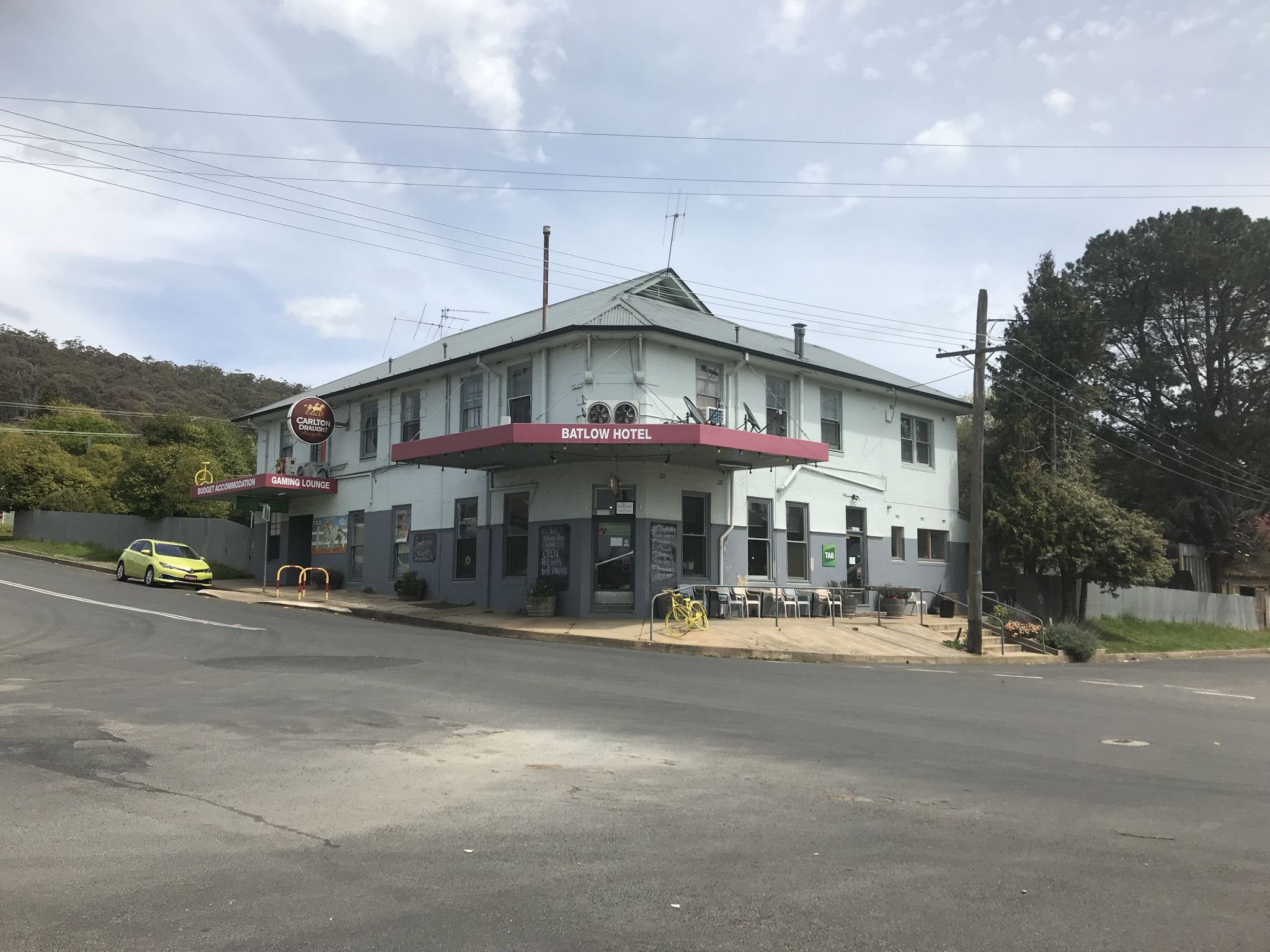 Batlow Hotel, Batlow NSW – Country Pub Camping
