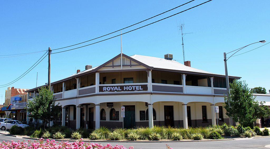Royal Hotel, Kerang VIC – Country Pub Camping