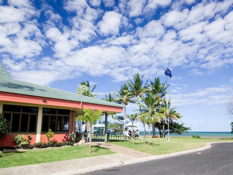 King Reef Resort Hotel & Caravan Park, Kurrimine Beach, Queensland ...