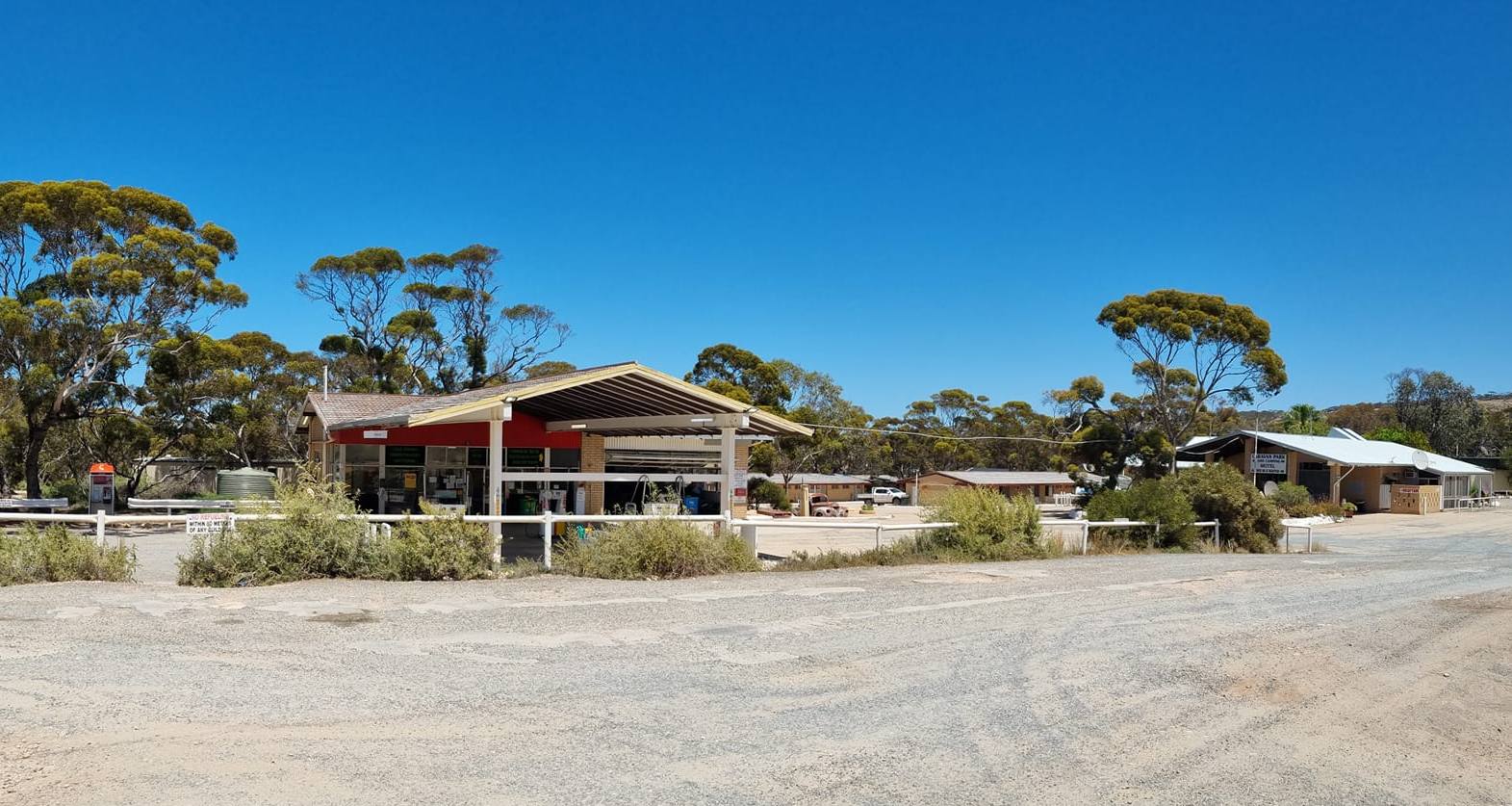 Madura Roadhouse, WA – Country Pub Camping