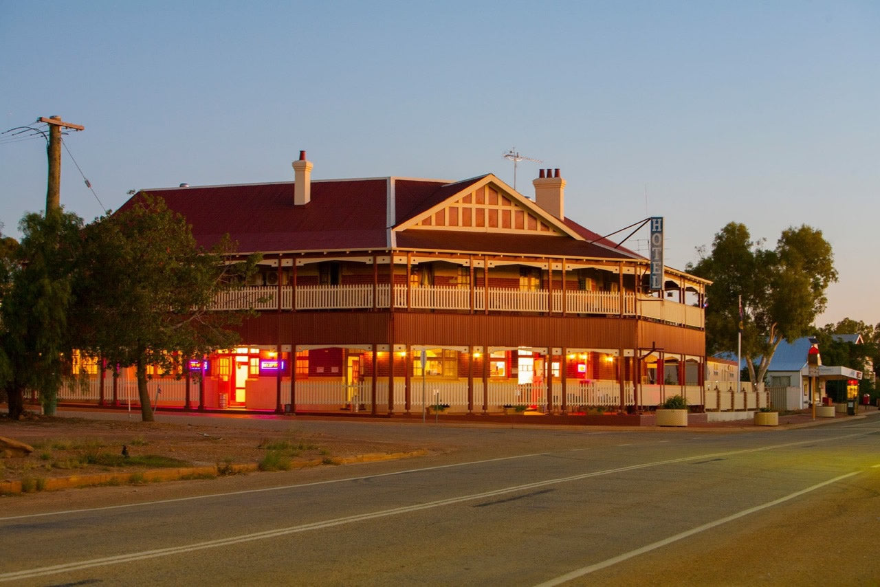 Miling Hotel, Miling, WA – Country Pub Camping