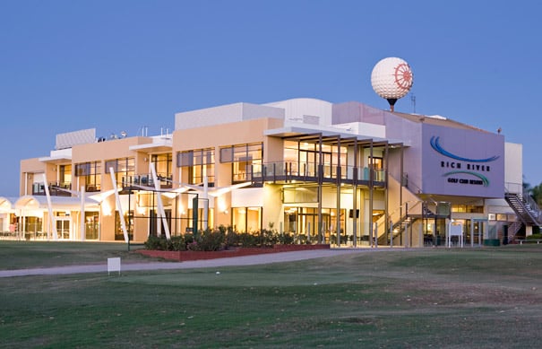 Rich River Golf Club, Moama, New South Wales – Country Pub Camping