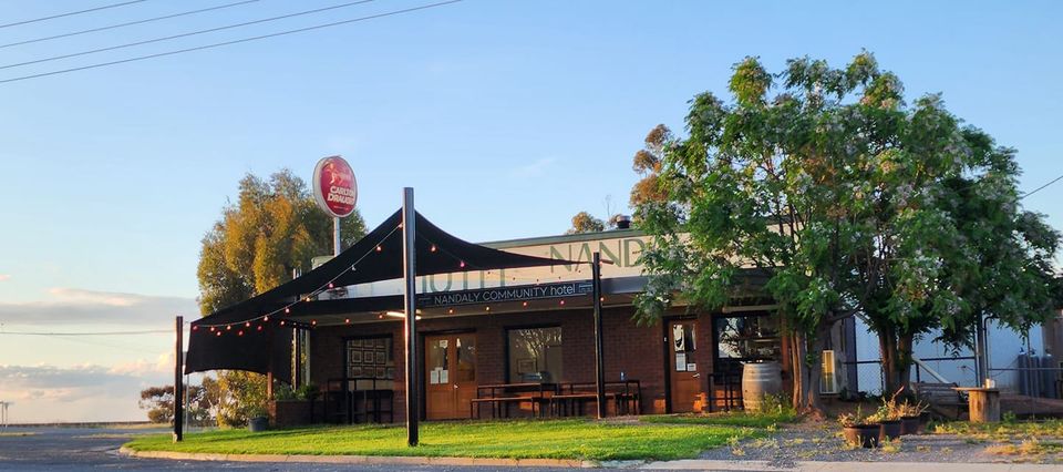 Nandaly Community Hotel, Nandaly VIC – Country Pub Camping