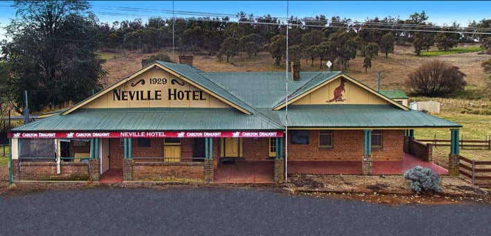 Neville Hotel, Neville, NSW – Country Pub Camping