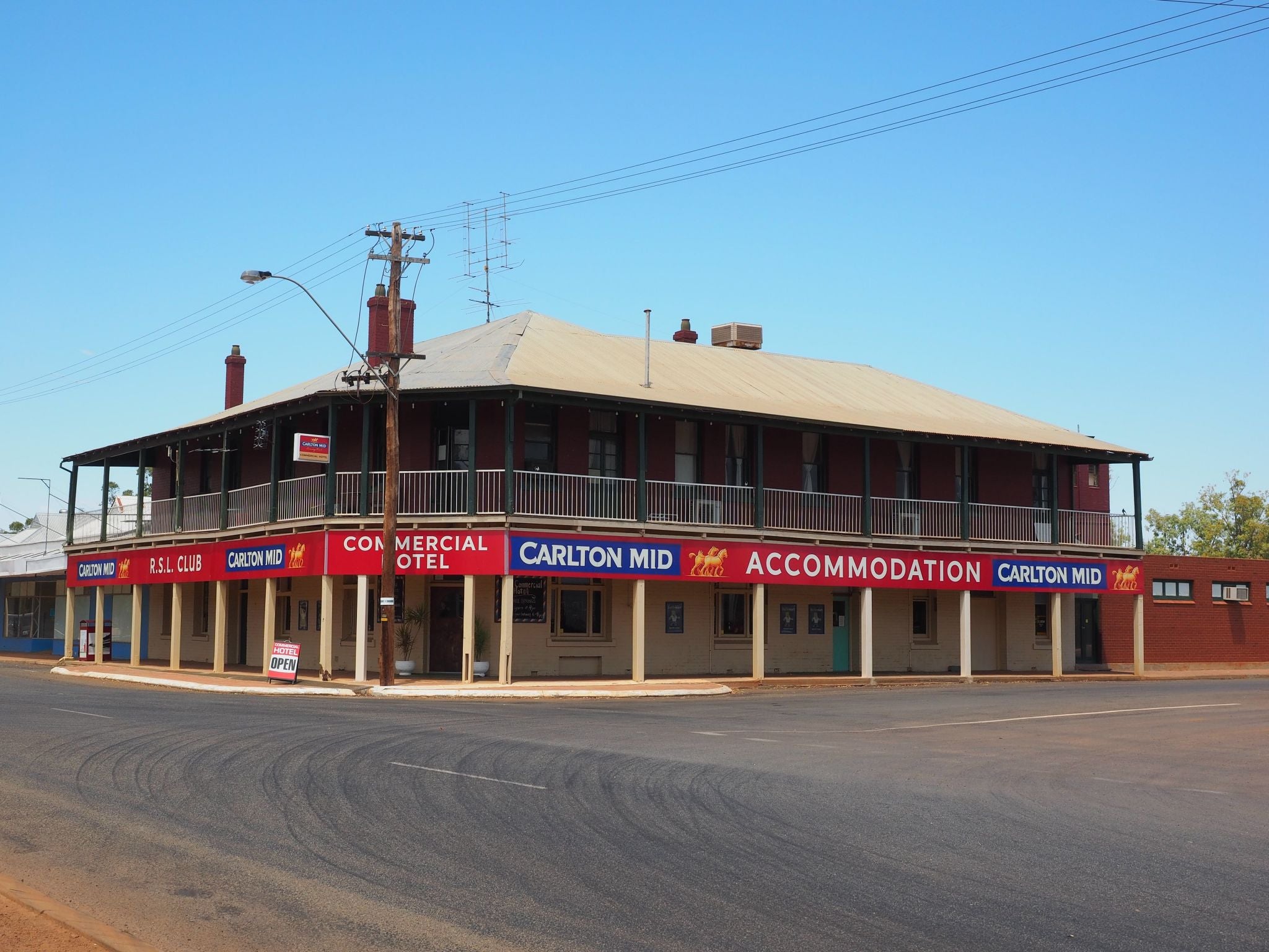 Commercial Hotel, Three Springs, WA – Country Pub Camping