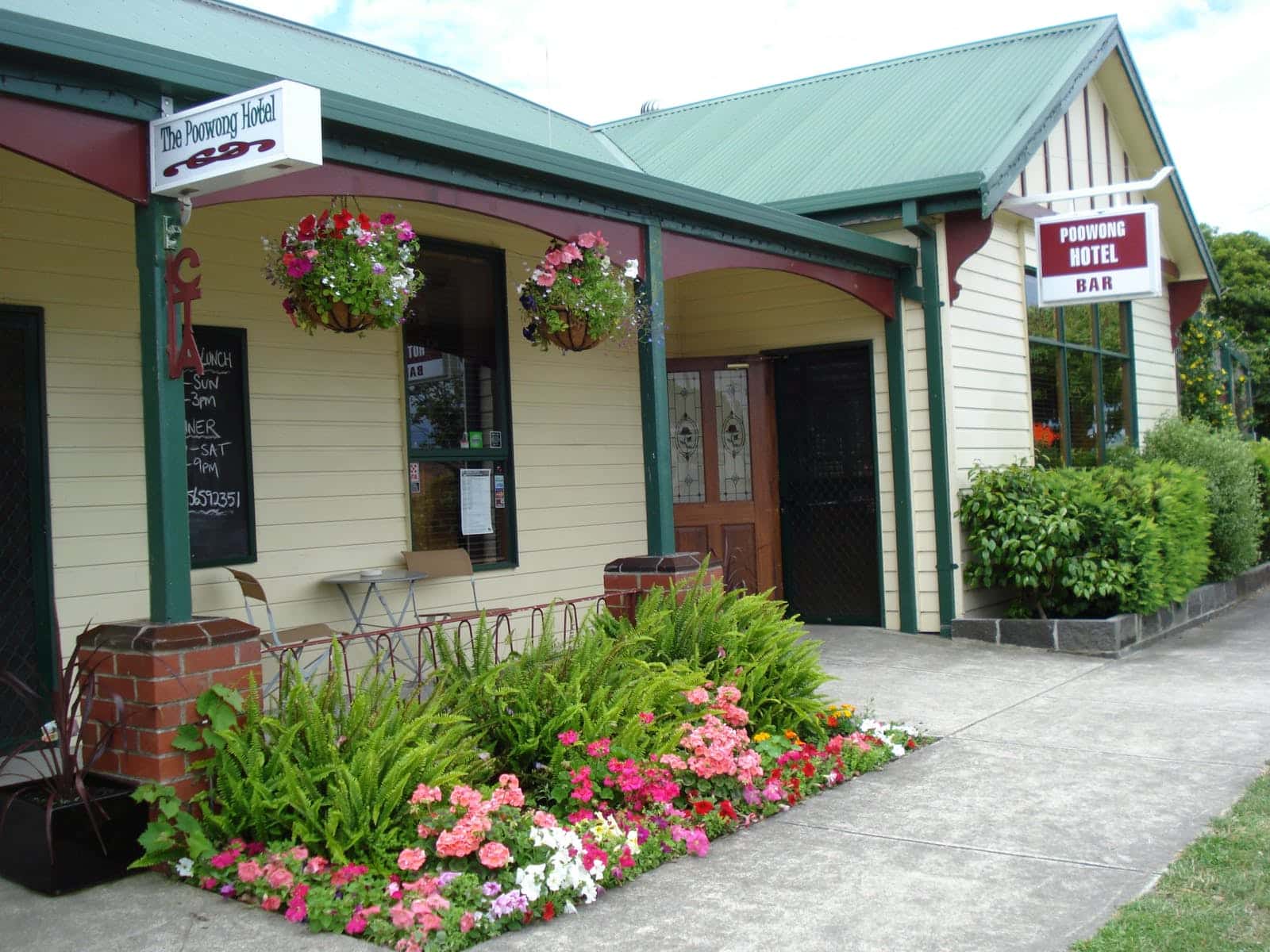 Poowong Hotel, Poowong VIC – Country Pub Camping