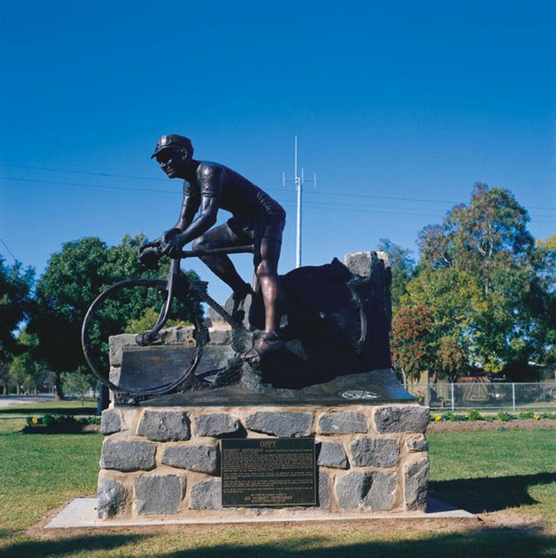 Shamrock Hotel, Criterion Hotel, Rochester, Victoria, – Country Pub Camping