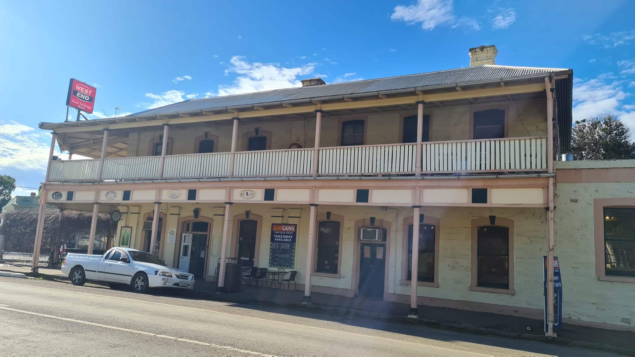Royal Exchange Hotel, Burra, SA – Country Pub Camping