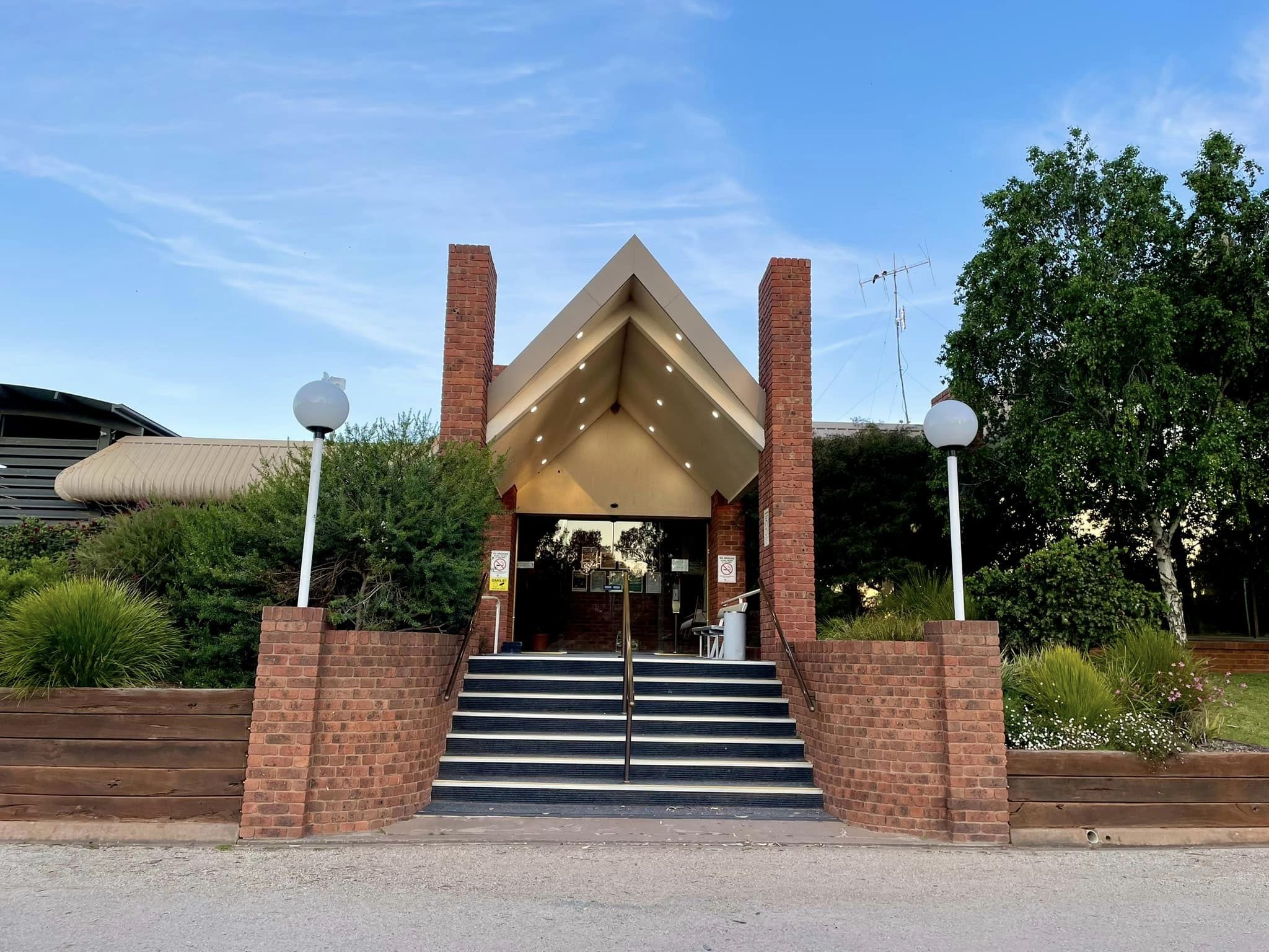 Tooleybuc Sporting Club, NSW – Country Pub Camping