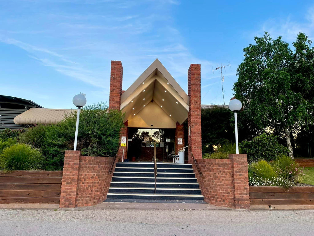Tooleybuc Sporting Club, NSW – Country Pub Camping