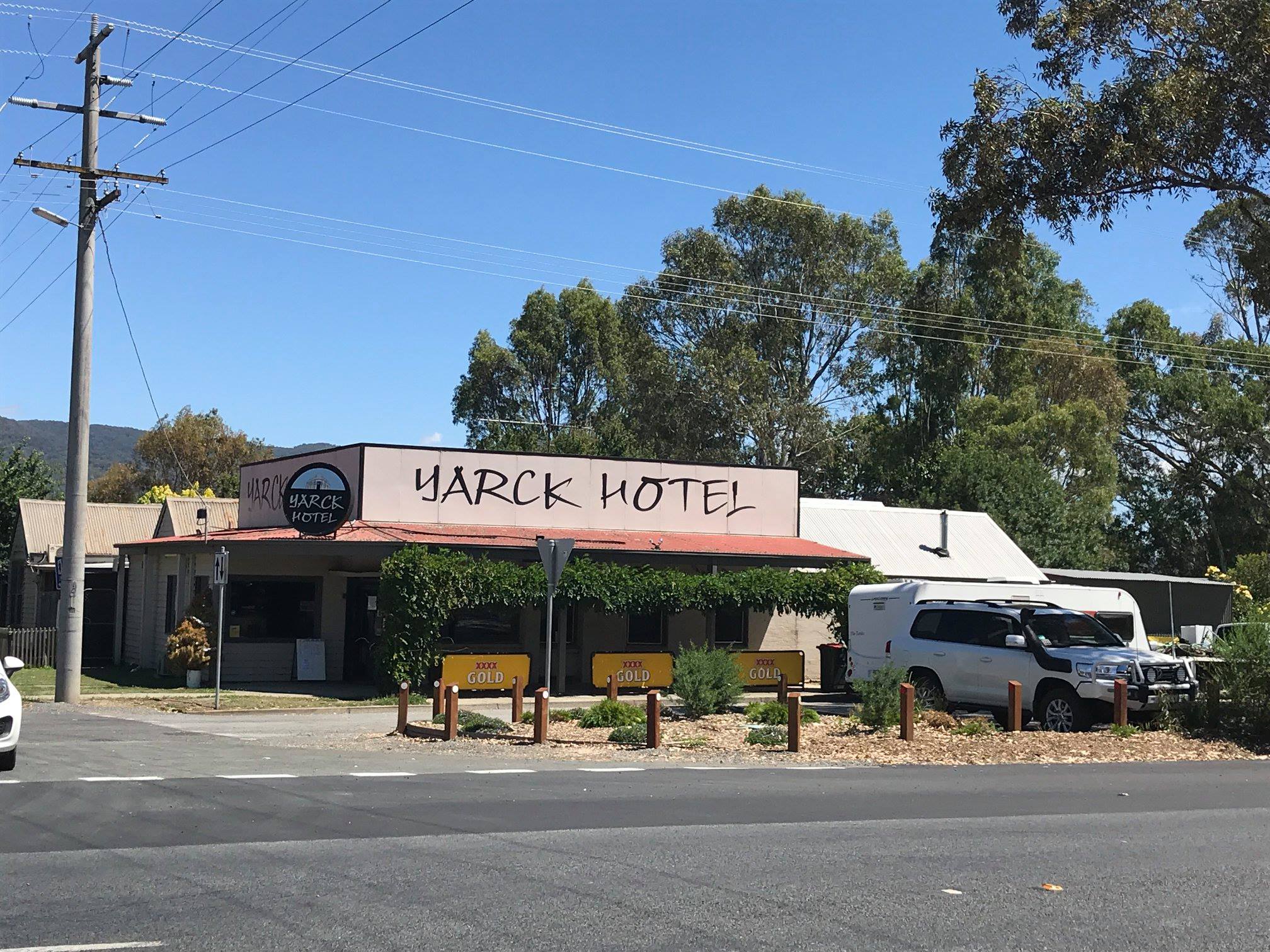 Yarck Hotel, Yarck, VIC – Country Pub Camping