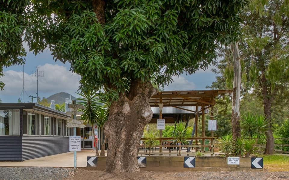 Retreat Hotel, Epsom, Qld – Country Pub Camping