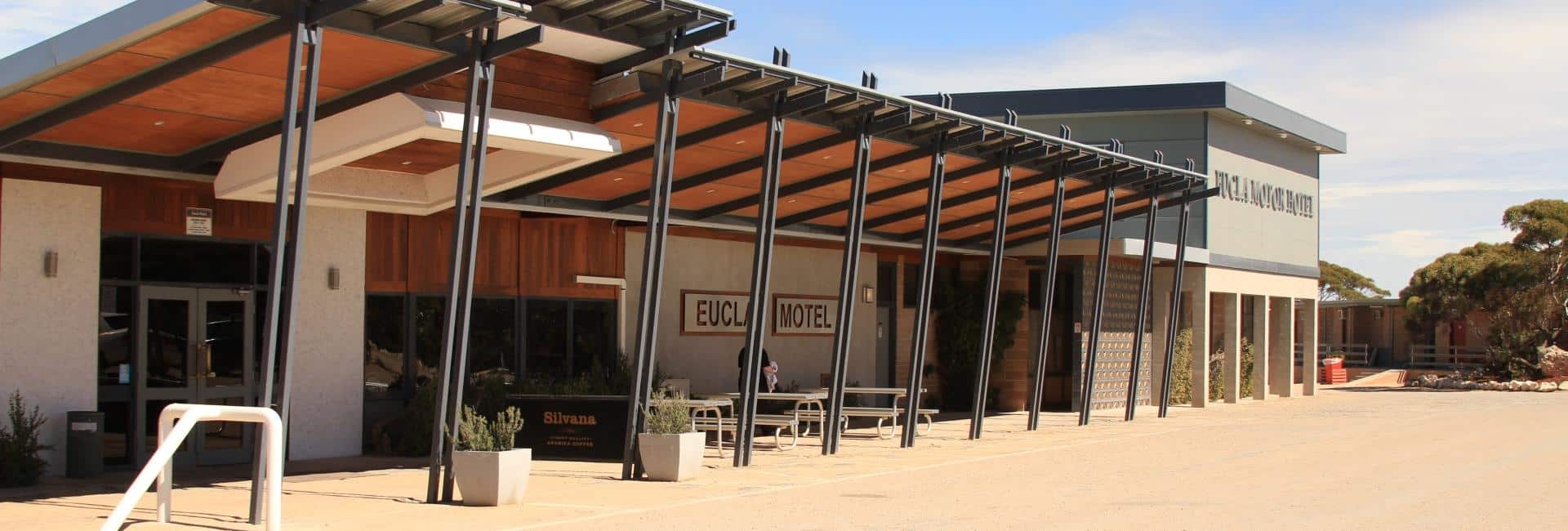 Eucla Motel Hotel Roadhouse, Eucla WA – Country Pub Camping