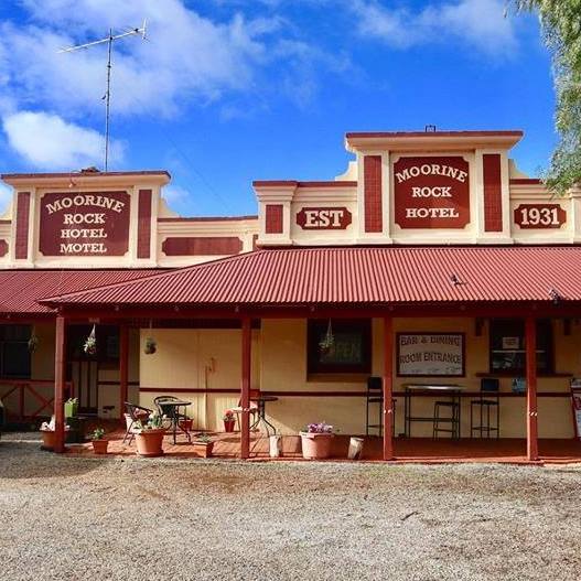 Moorine Rock Hotel Motel, Moorine Rock, WA – Country Pub Camping