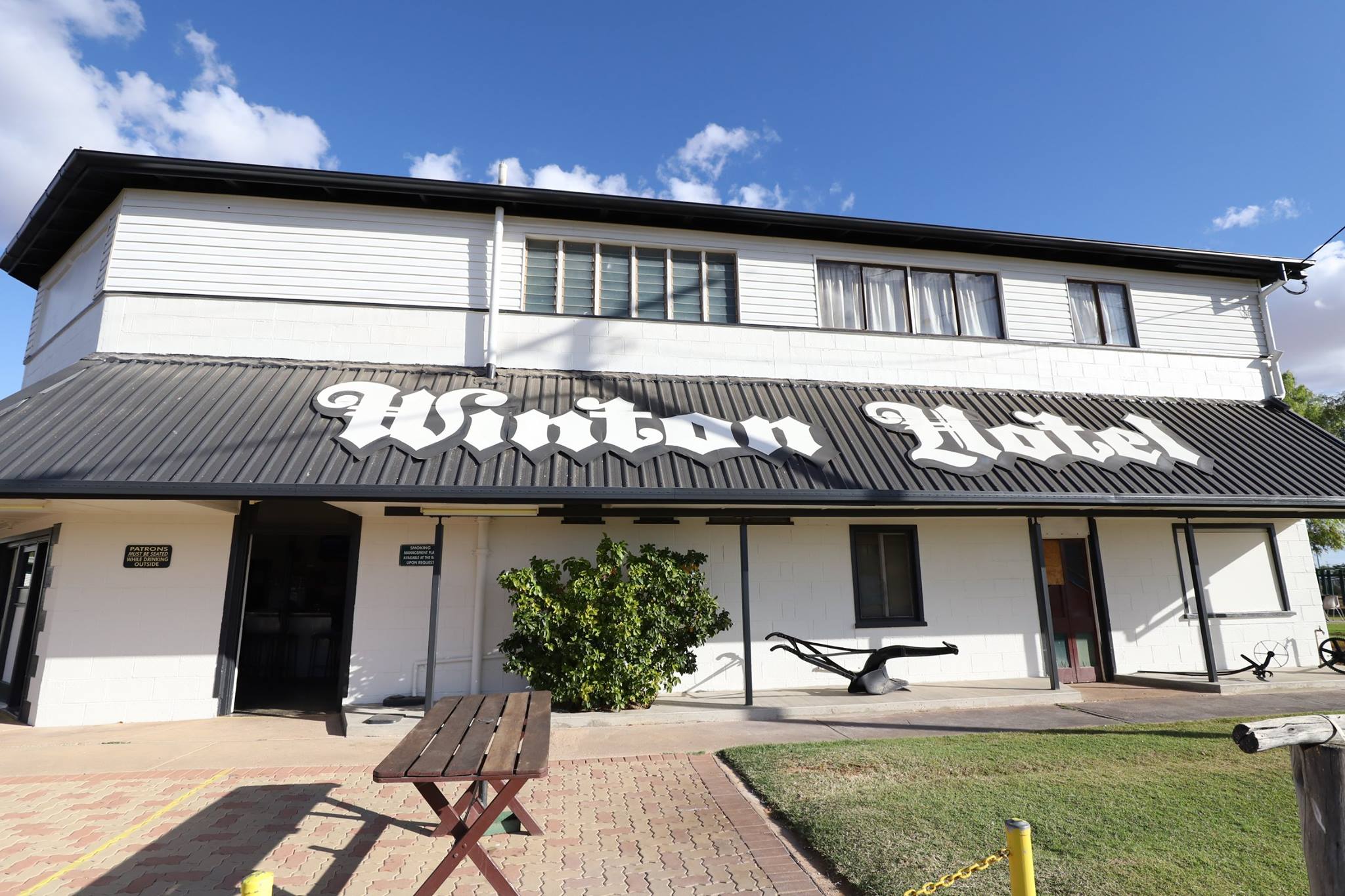 The Winton Hotel, Winton QLD – Country Pub Camping
